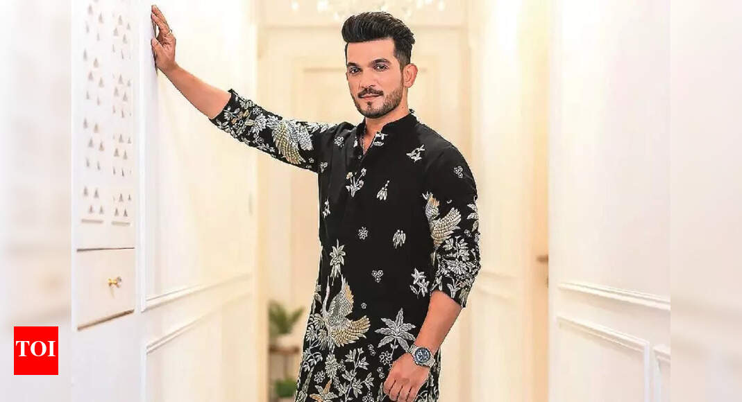 I don’t count calories on Cheti Chand, I indulge: Arjun Bijlani - The Times of India