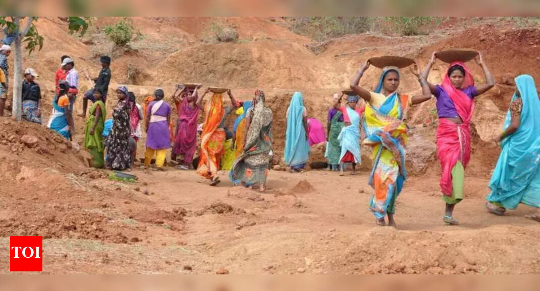 MNREGS wages in UP hiked by Rs 15 per day in 2025-26 | Lucknow News ...