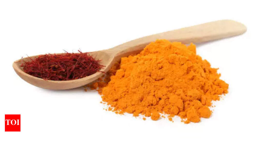 Haldi vs Kesar: What should be used to get a naturally glowing skin ...