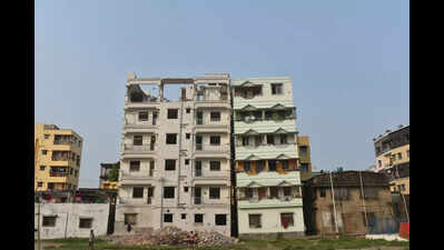 Engineer warns against further demolition of tilted building on ...