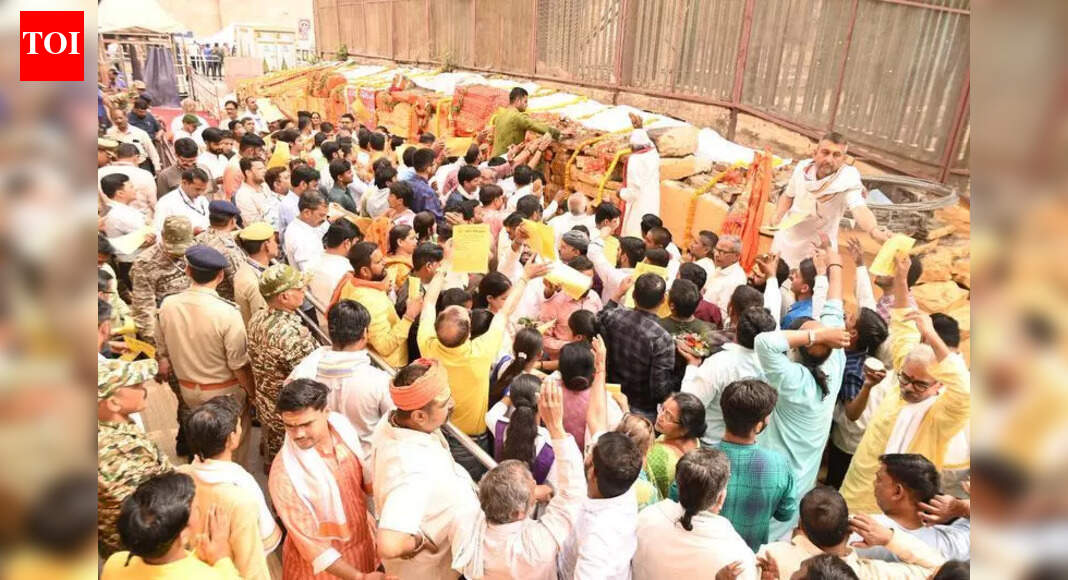 Thousands join plaintiffs in praying to Shringar Gauri at Gyanvapi ...
