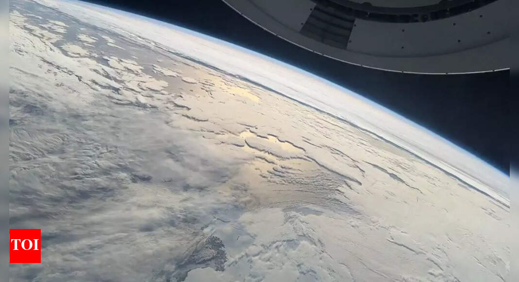 Viral: Astronaut captures breathtaking views of Antarctica from SpaceX ...
