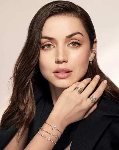 Ana de Armas dismisses idea of gender-swap of iconic characters, bats ...