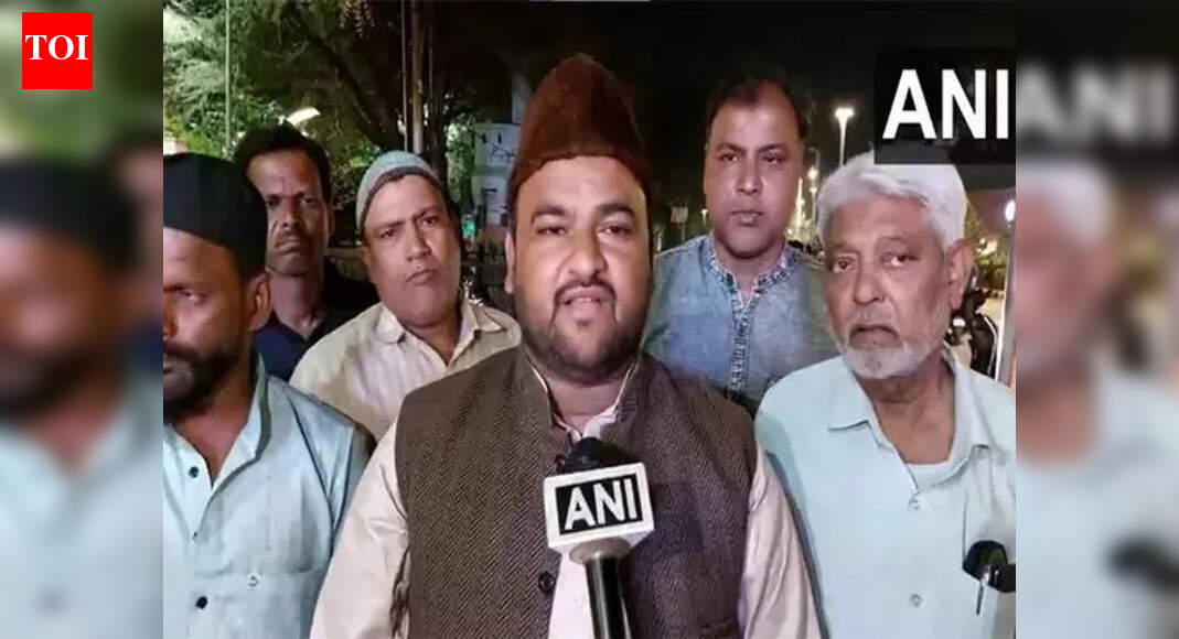 'Pseudo-seculars, hardliner maulanas tricking Muslims': Dara Shikoh ...