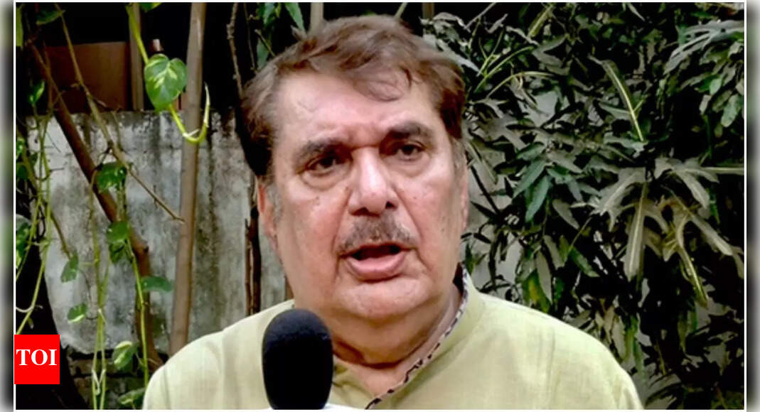 "Manoj Kumar was not just actor, film director but an era in himself ...