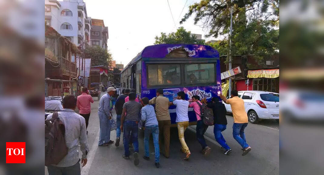 PMPML bus breakdown up 8% in Q1 of 2025 compared to same period last ...