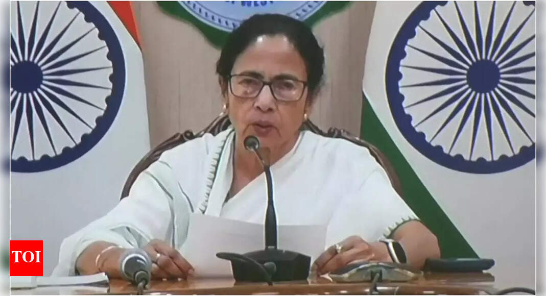 Mamata Banerjee Urges Sacked Teachers to Reject CPM-BJP Conspiracy, Says TMC | Kolkata News ...