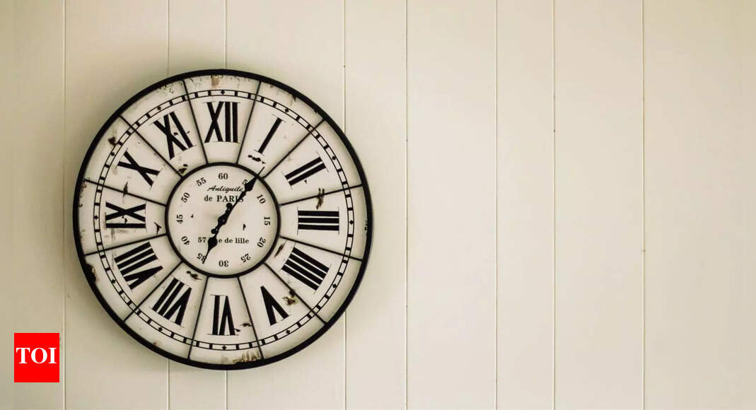 Wall Clock For Living Room: Wall Clocks For Living Rooms That Make A ...