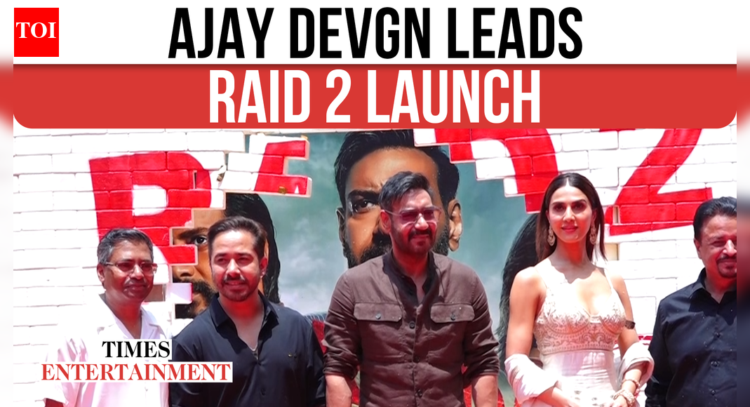 Ajay Devgn reveals what he would do if there is a raid at Shah Rukh ...