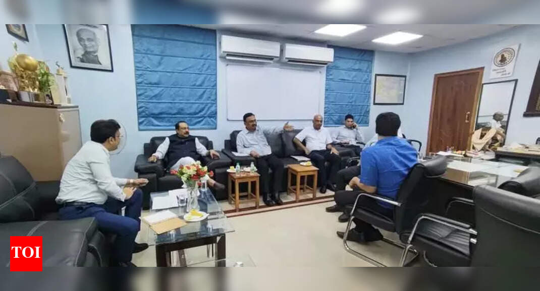 Nawada MP meets DRM over Rlys development projects | Patna News - Times ...