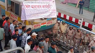 Atasu stages blockade in Tinsukia over ST tag, autonomous council ...