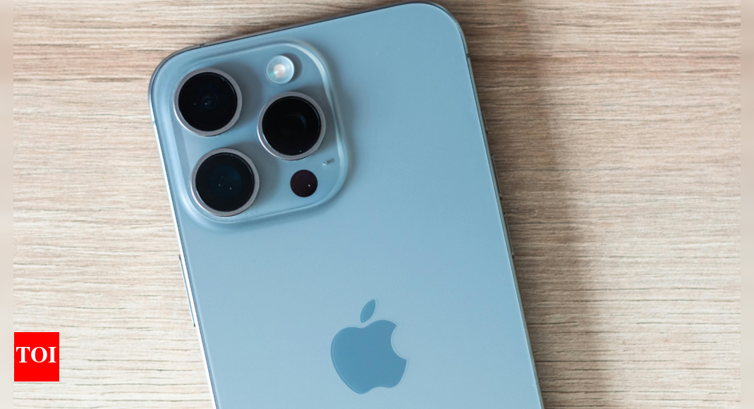 How Apple 'flew' 6 cargo planes to ship 1 million-plus iPhones from ...