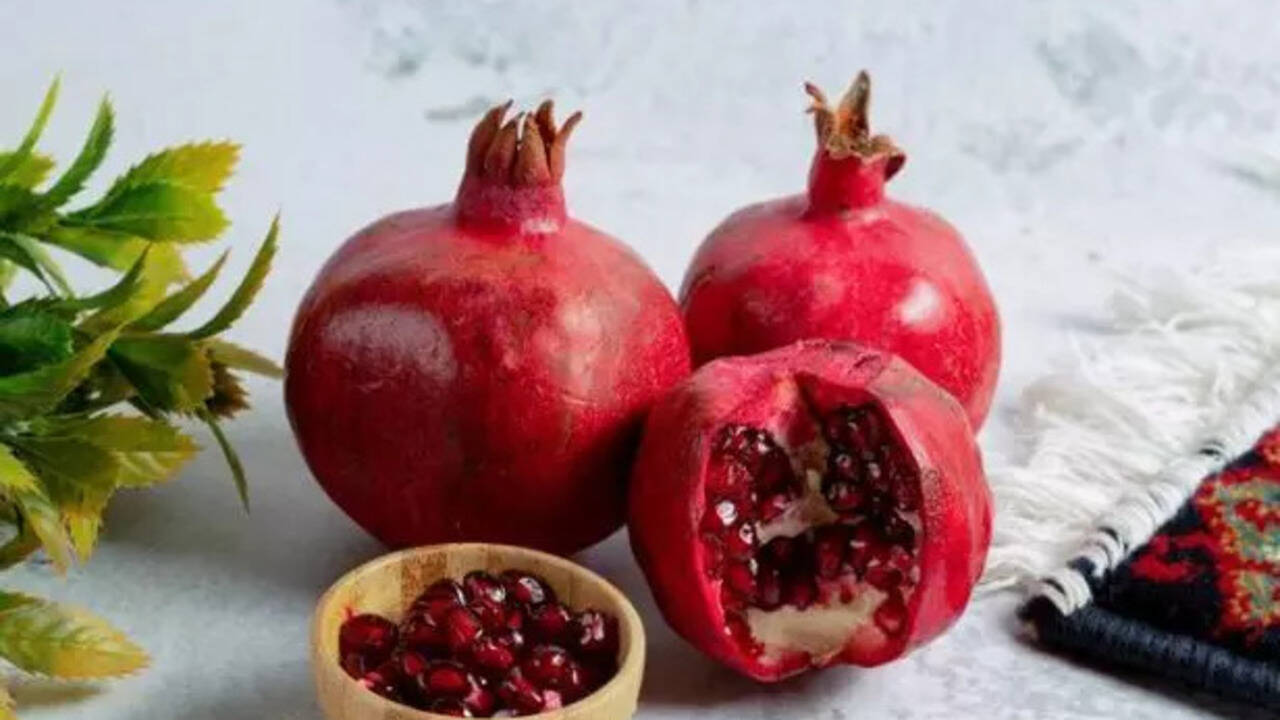 Crack The Code: 5 Easy Tricks To Pick The Sweetest Pomegranate