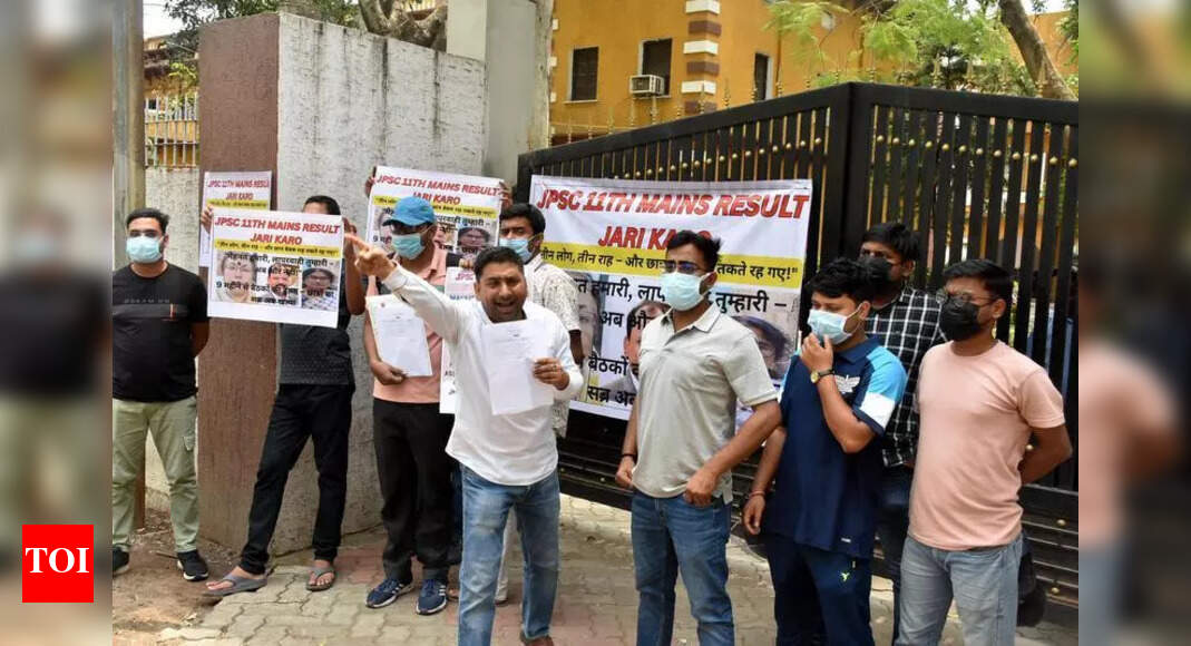 Jharkhand Public Service Commission: Civil services aspirants protest ...