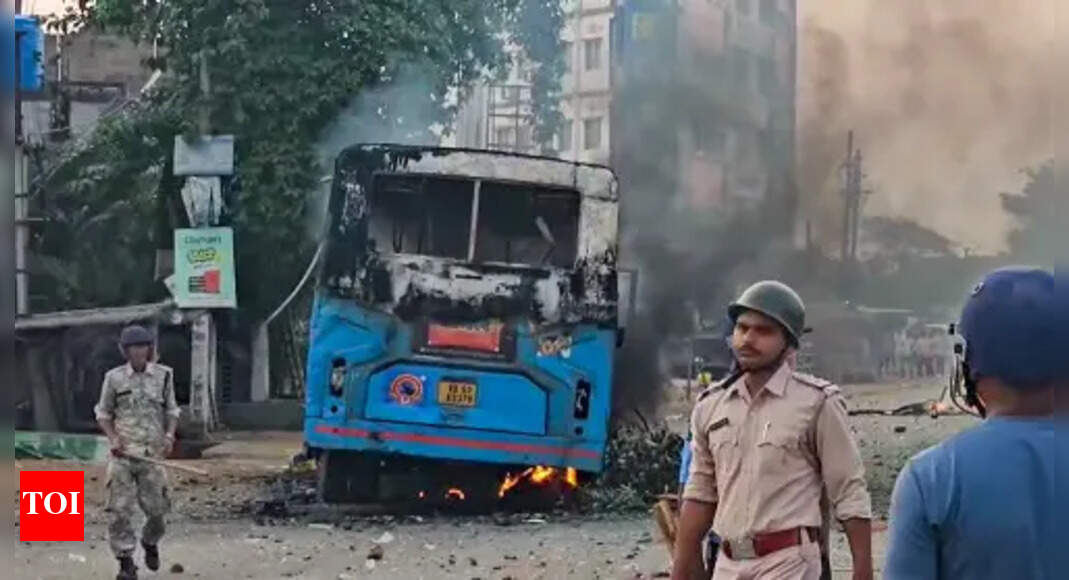 Fresh protests over Waqf Act in Bengal, 11 policepersons hurt | India ...