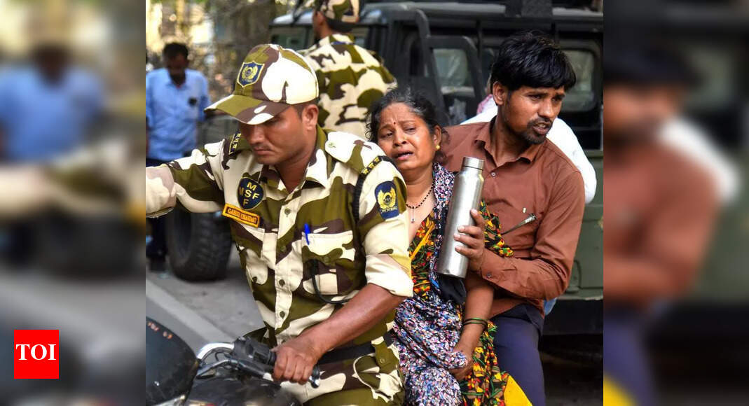 Families Search For Loved Ones After Umred Factory Tragedy | Nagpur ...