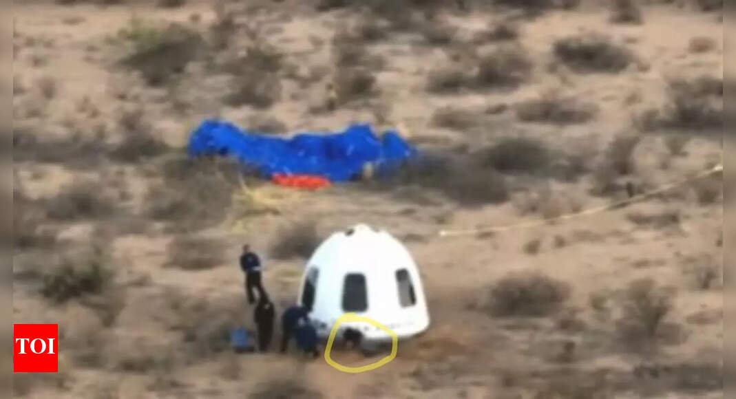 Jeff Bezos falls as he welcomes fiance Lauren Sanchez after Blue Origin ...