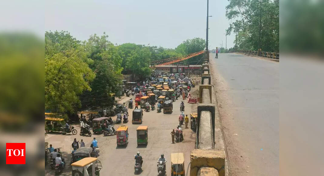 NHAI starts demolition of decades old Pachpaoli flyover | Nagpur News ...