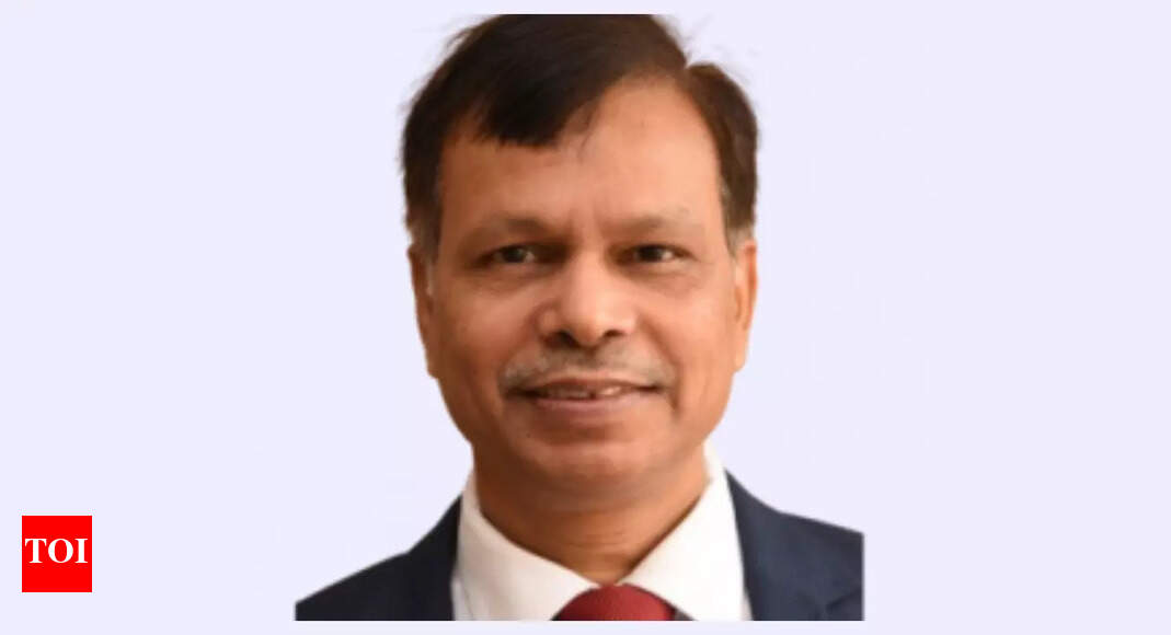 IIM Lucknow Director: 'In a first', IIT-D prof to be IIM-Lucknow's ...