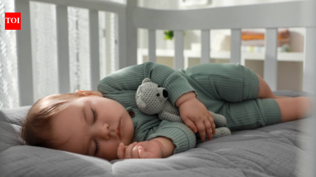 Sam Altman's baby sleeps in a crib worth 2000 dollars: What's special ...