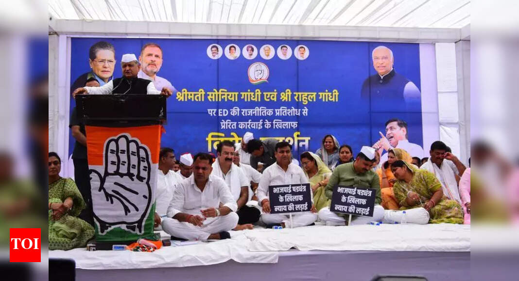 Gehlot slams ED action against Gandhis as Cong stages protest | Jaipur ...