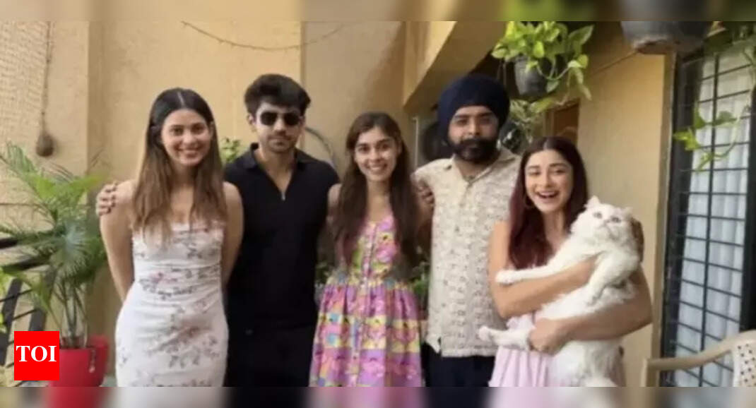 Eisha Singh, Alice Kaushik, Avinash Mishra and others share wholesome ...