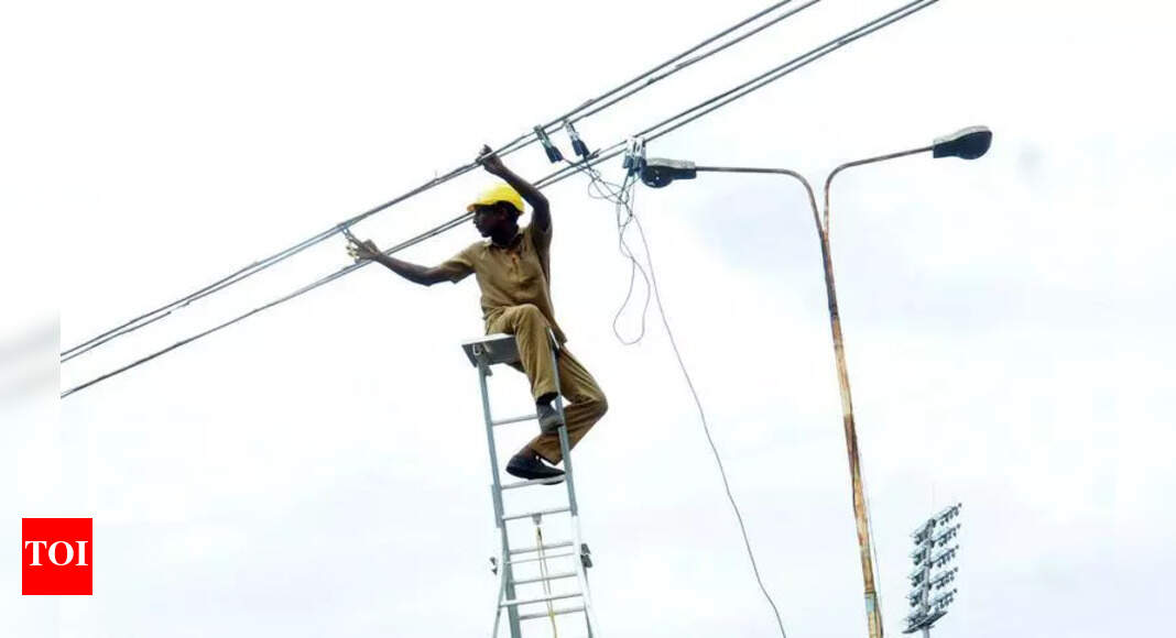 Overhead power lines to go in 3 cities, underground cables in ...