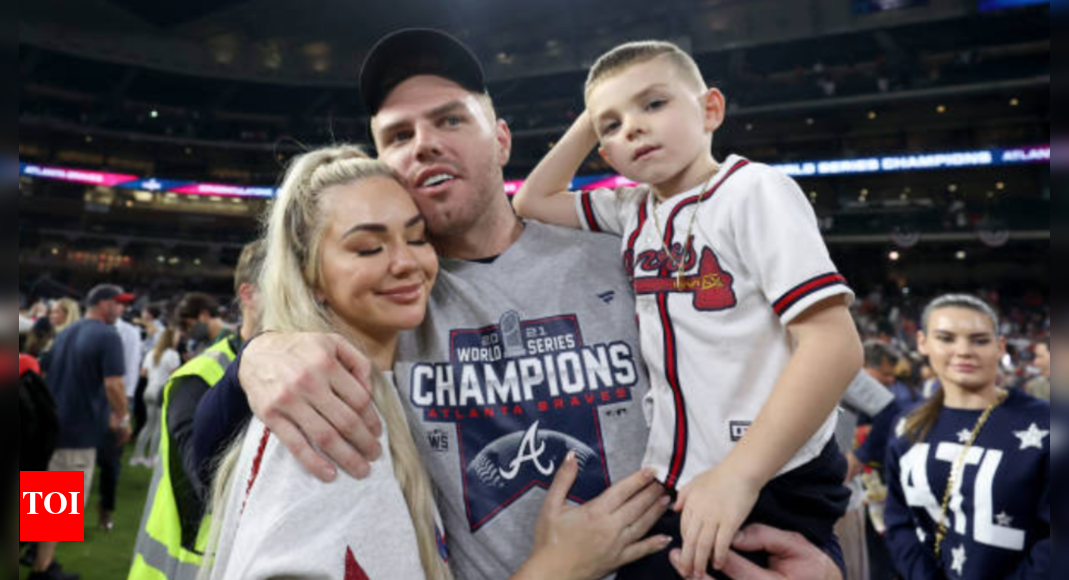 "Loves the Beach" - Dodgers star Freddie Freeman's wife Chelsea ...
