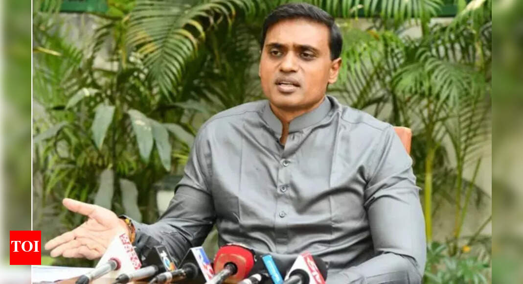 Question Mithun Reddy in the presence of his lawyer: Andhra Pradesh ...