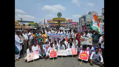 Cong protests against Centre’s policies, price hike | Hubballi News ...
