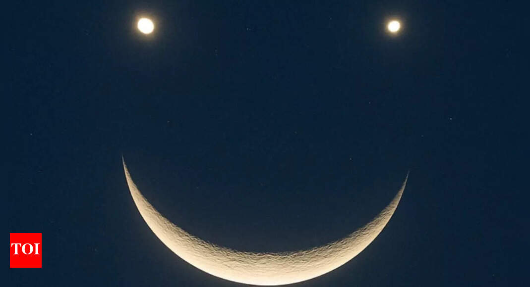 Rare 'smiley face' planetary alignment: Triple conjunction to light up ...