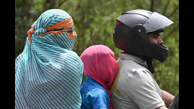 Delhi endures hottest day of 2025, warmest April night in 6 years - The ...