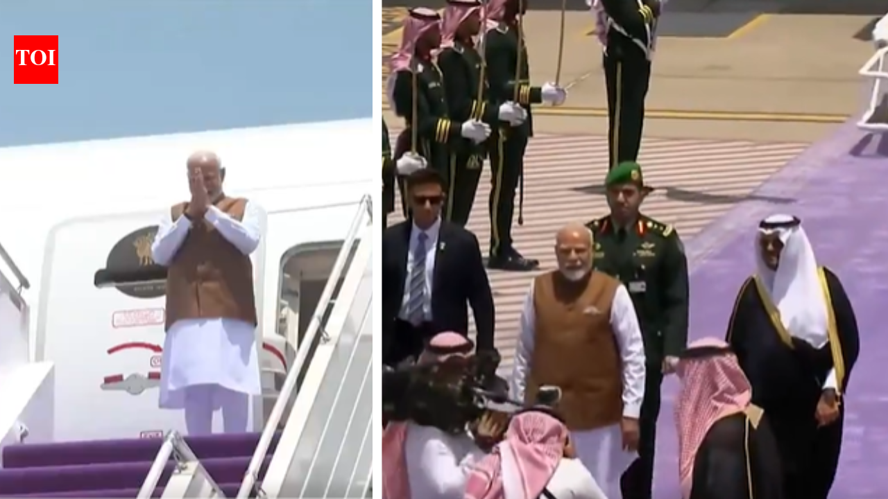 Modi Saudi Arabia Visit Live Updates: PM Modi receives 21-gun salute ...