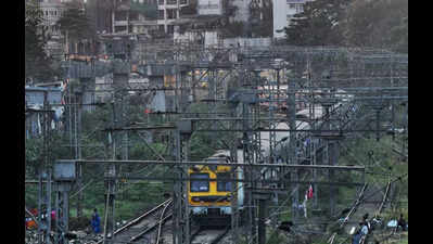 Video clip on social media shows TC-passenger altercation on Mumbai ...