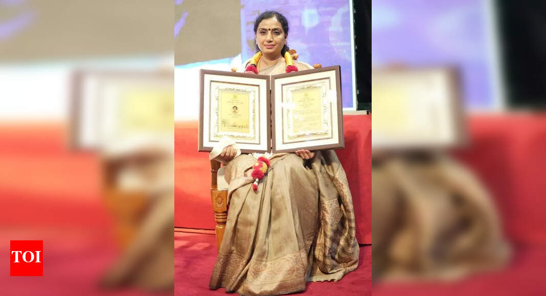 Anita Bhaskar gets Sarvottam Seva Award - The Times of India