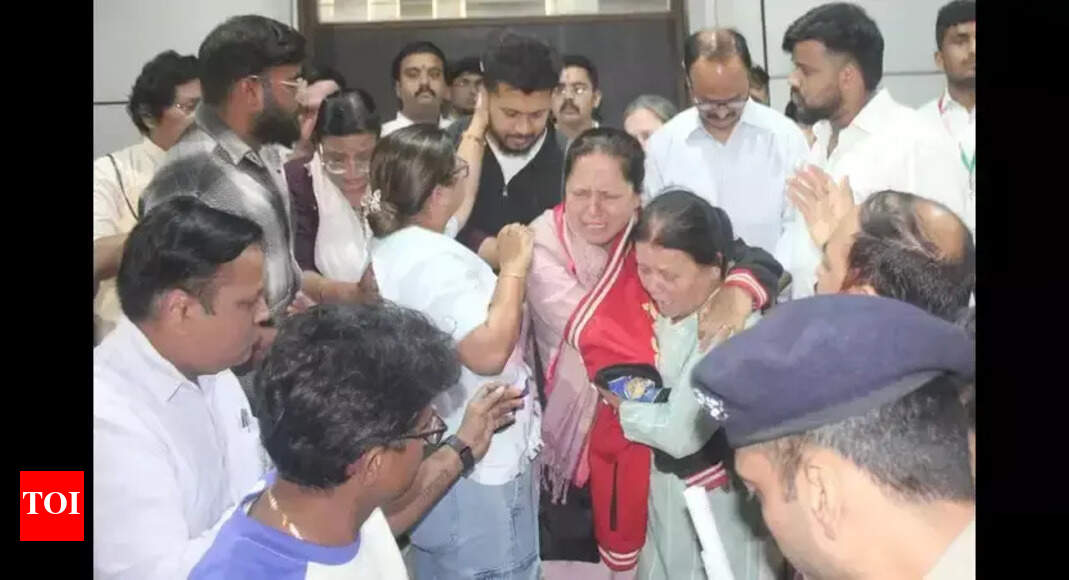 Pahalgam Indore Man Killed: Wife Recalls Terrifying Escape, Says ...