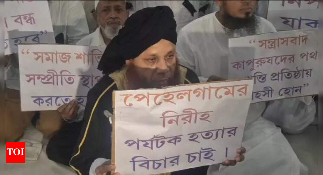 Muslims hold silent protests in Barak | Guwahati News - Times of India