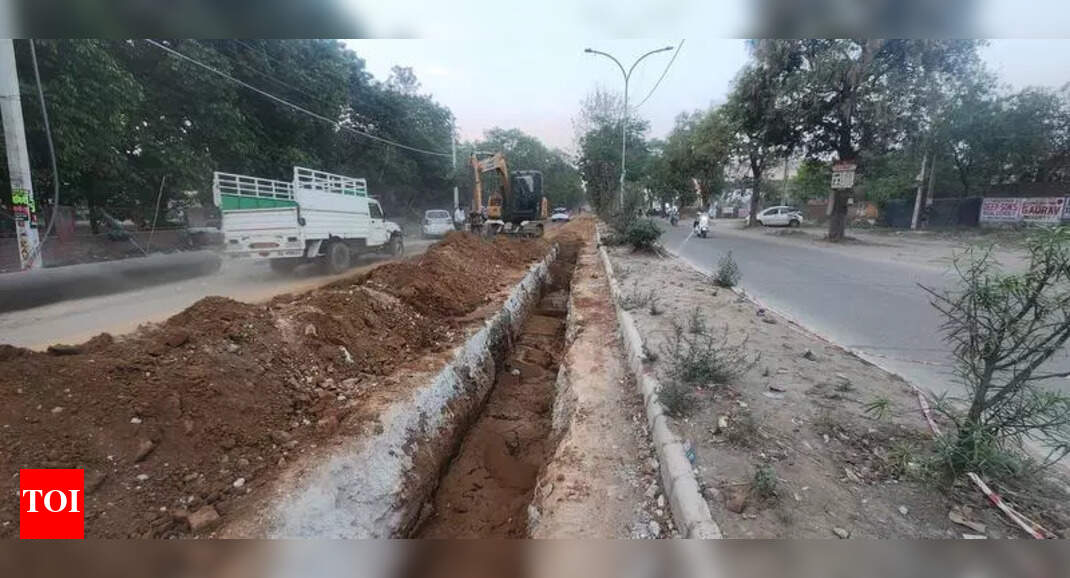 Residents object to work on water supply line on Jeevan Nagar main road ...