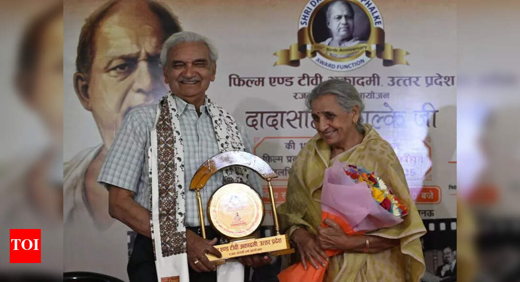 City pays tribute to Dada Saheb Phalke on his 155th birth anniv ...