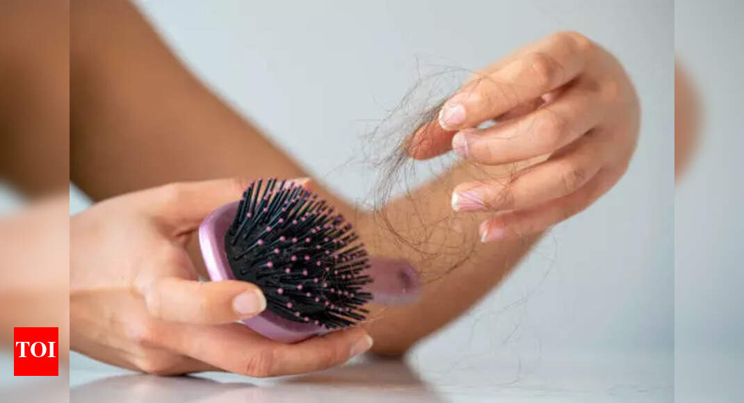 Hair Fall Symptoms: 5 symptoms that your hair fall is not normal ...