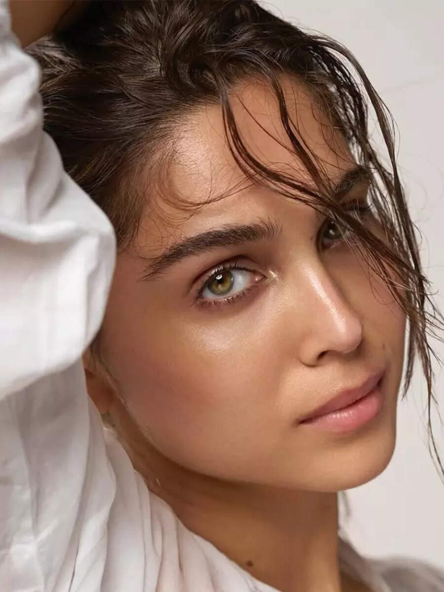 Sharvari Wagh stuns with her bold take on beauty and style | Times of India