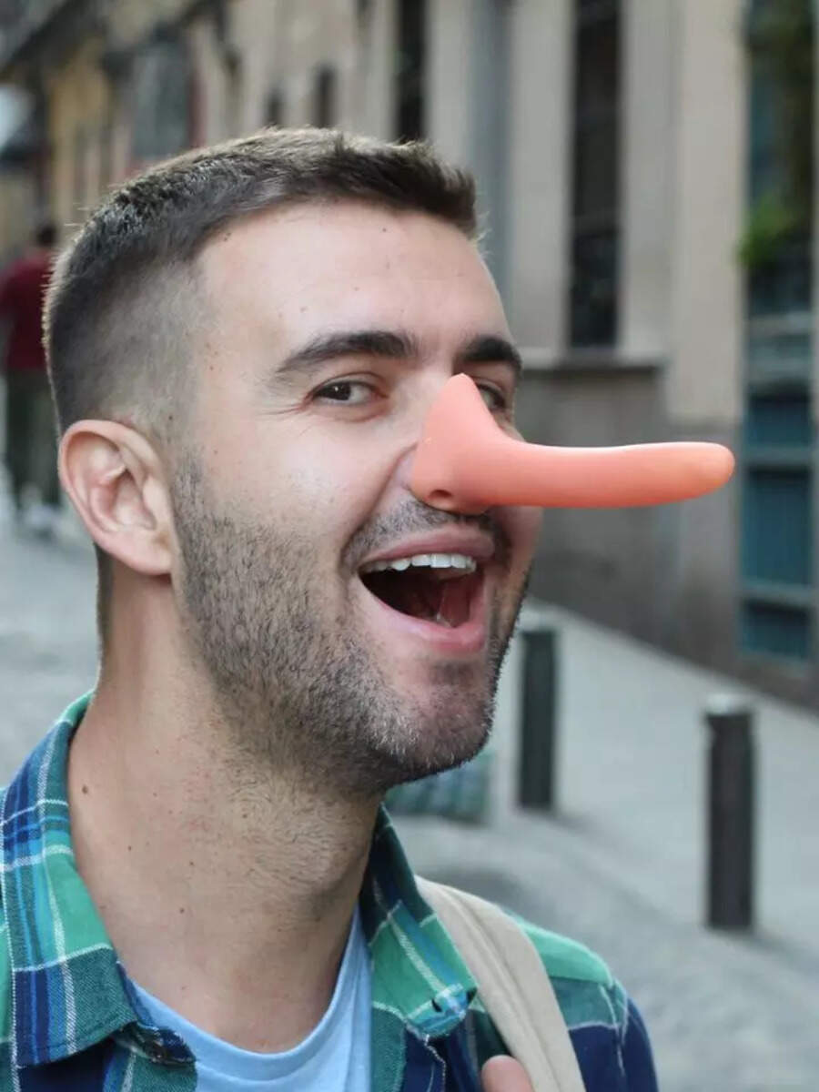 How to spot a liar in seconds: 10 unmissable body language signs ...