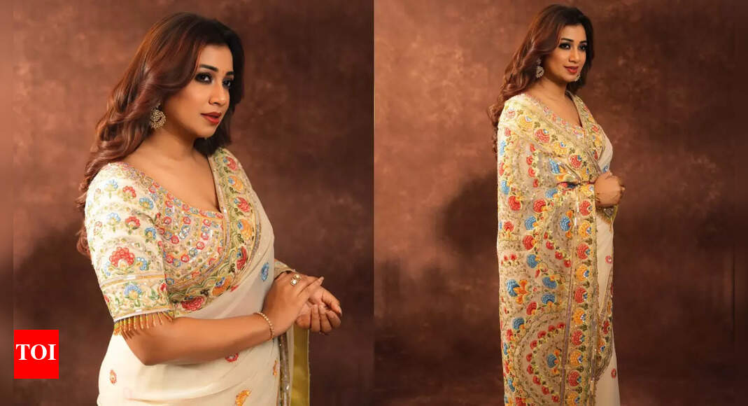 Shreya Ghoshal channels ethereal elegance in ivory resham saree at WAVES 2025 | - The Times of India