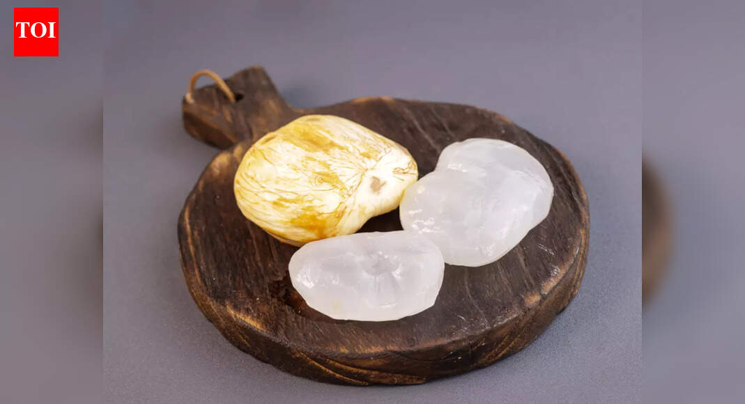5 reasons to eat underrated superfood Ice Apple (Tadgola) during summer