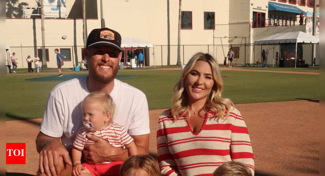 Zack Wheeler's wife Dominique captures sweet fatherhood moment with ...