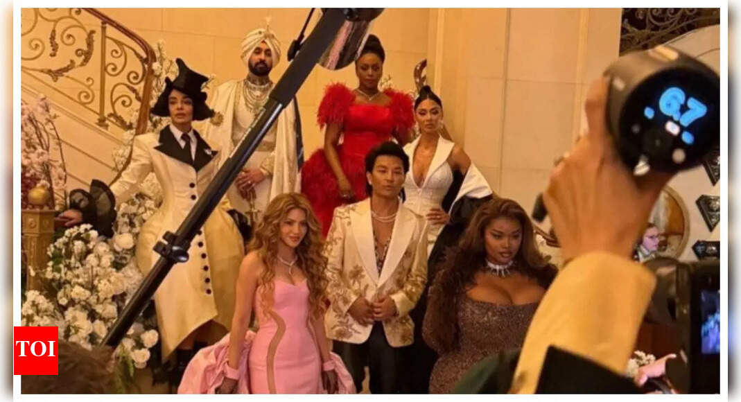 Shakira and Diljit Dosanjh give a shout-out to Indian fans; strike a ...