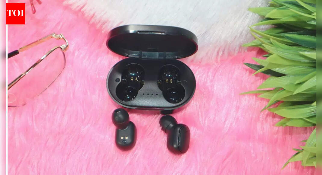 Best Earbuds: Best Earbuds For Every Budget & Lifestyle | - The Times ...