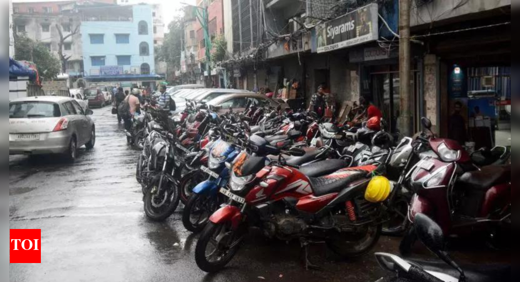 Record surge in Kolkata two-wheeler count sets off traffic, safety ...