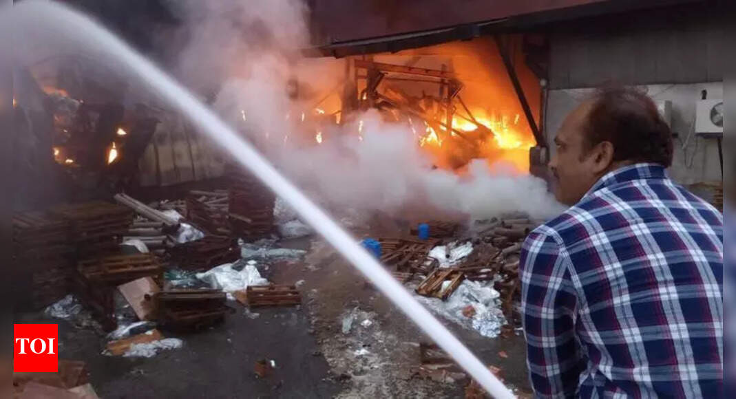 Igatpuri Fire: 2 injured in fire at Jindal Poly Films warehouse ...