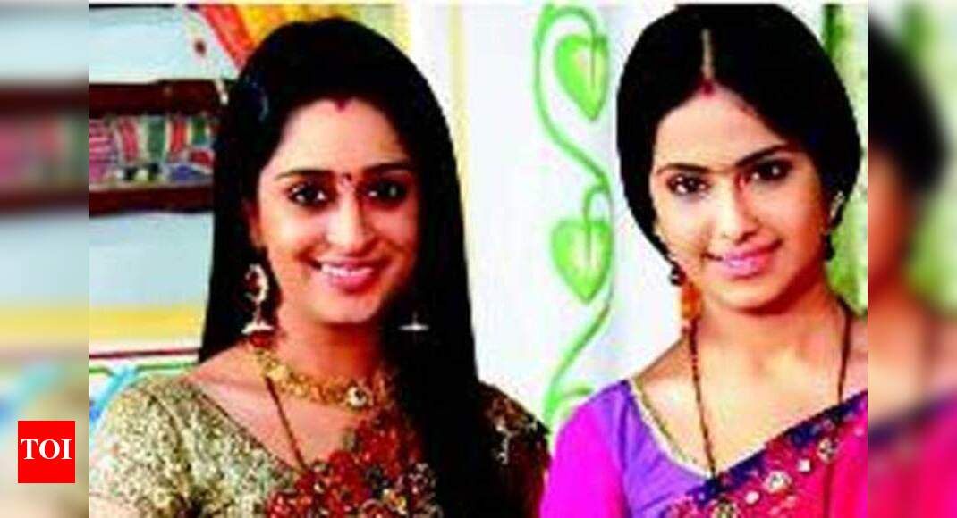 Sisters rivalry prime time soaps - Times of India
